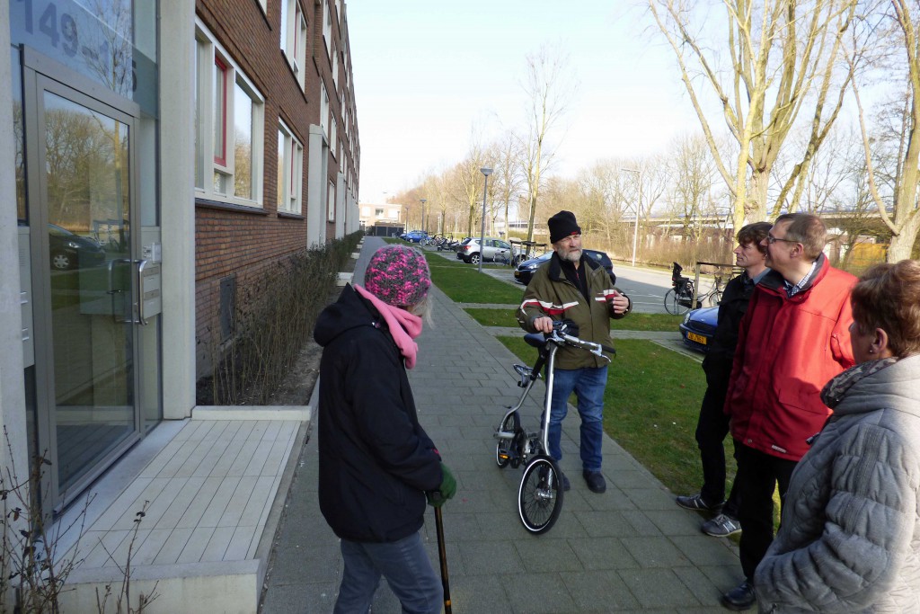 Mario Bosch geeft rondleiding langs kunst in de wijk – Stichting Vitaal ...