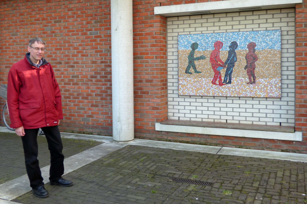 Mario Bosch geeft rondleiding langs kunst in de wijk – Stichting Vitaal ...